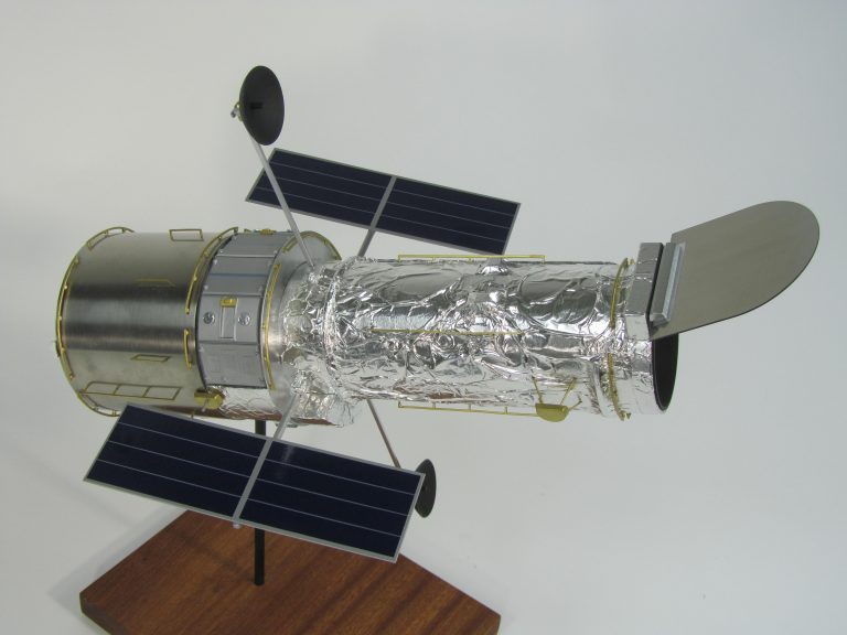 Hubble Telescope Model - KiwiMill
